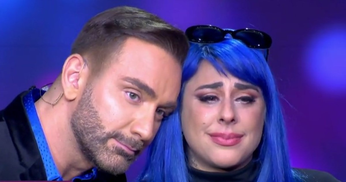 J2US | Η Super Κική επέστρεψε & "λύγισε" επί σκηνής | webtv Ειδήσεις | Yupiii.gr